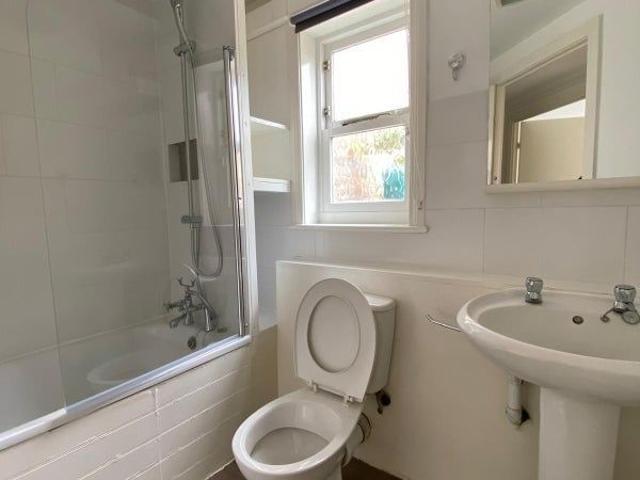 Room in a Shared Flat, Harmsworth Mews, SE11
