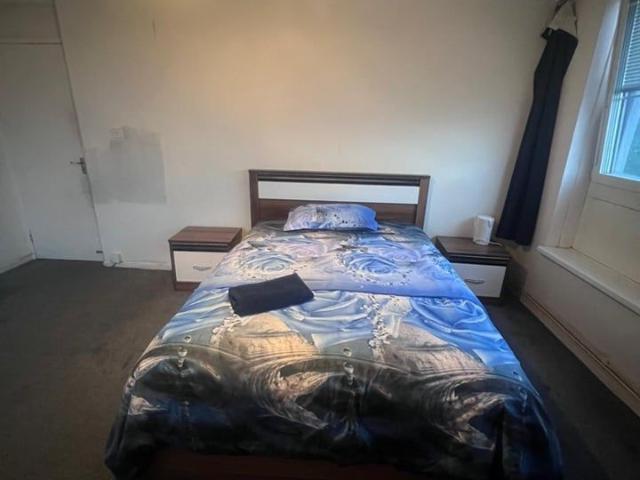 Room in a Shared Flat, Harts Lane, IG11