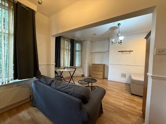 Room in a Shared Flat, High Road, N22