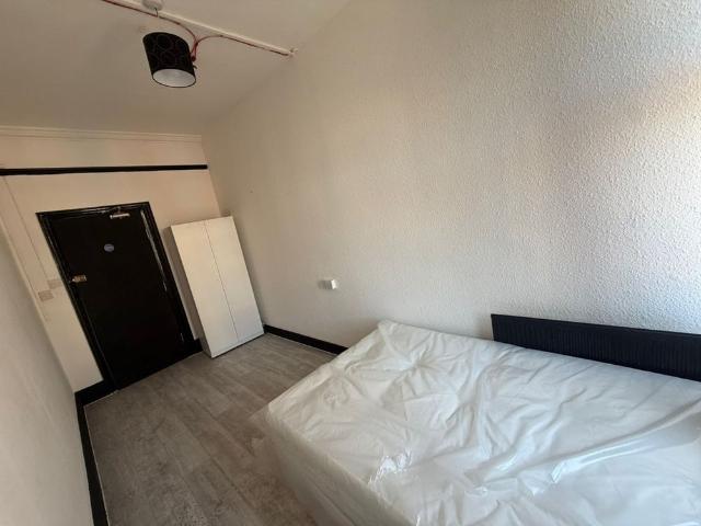 Room in a Shared Flat, High Road, NW10