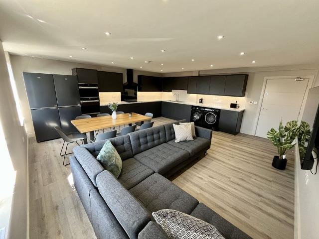 Room in a Shared Flat, High Road, NG9