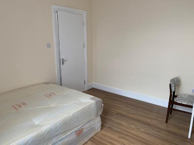 Room in a Shared Flat, High Road Leyton, E10