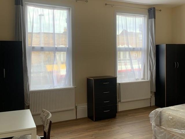 Room in a Shared Flat, High Road Leyton, E10