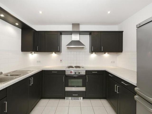 Room in a Shared Flat, Highfield Close, SE13
