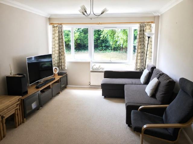 Room in a Shared Flat, Hurst View Grange, CR2