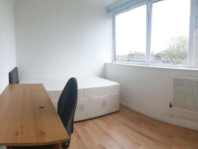 Room in a Shared Flat, International Students Or Full Time, SE17