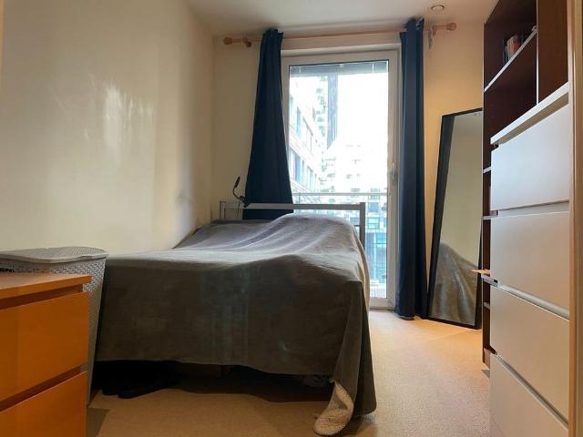 Room in a Shared Flat, Indescon Square, E14