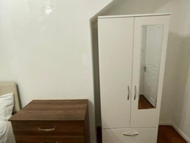 Room in a Shared Flat, Ingram Road, CR7