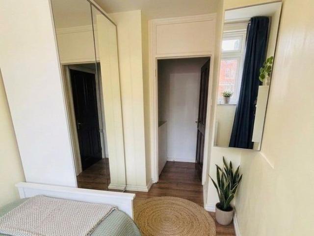Room in a Shared Flat, Ian Bowater Court, N1