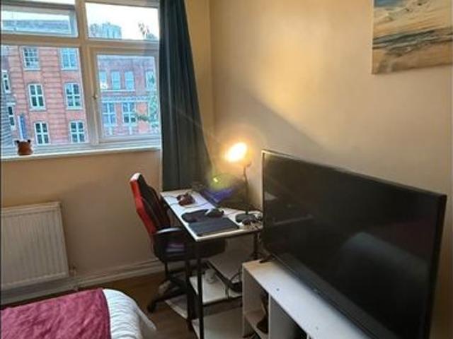 Room in a Shared Flat, Ian Bowater Court, N1