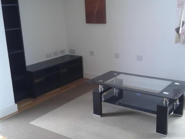 Room in a Shared Flat, Isle Of Dogs, E14