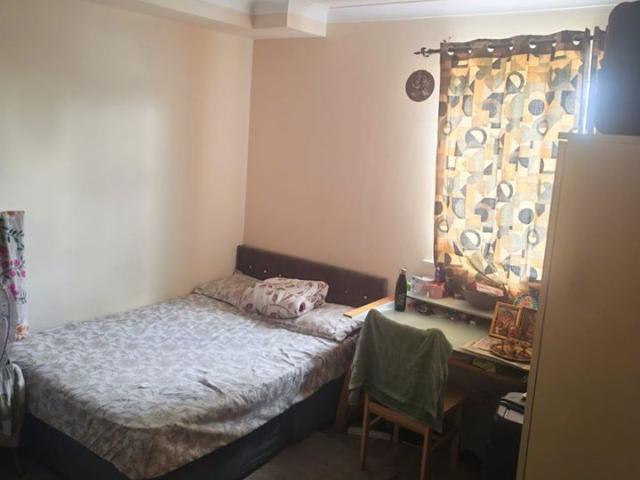 Room in a Shared Flat, Opp Hounslow Bus Station, TW3