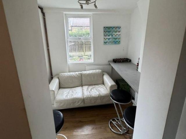 Room in a Shared Flat, Overcliff Road, SE13