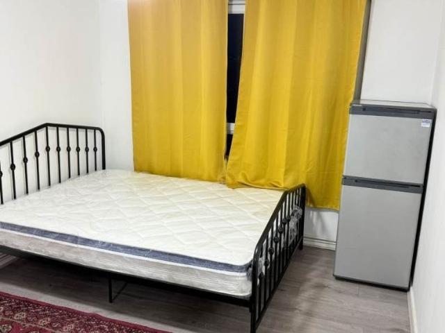 Room in a Shared Flat, Loxford Road, IG11
