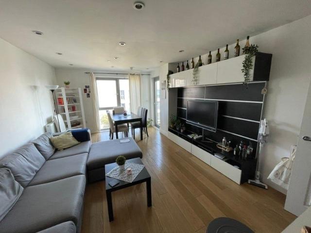Room in a Shared Flat, London, E1