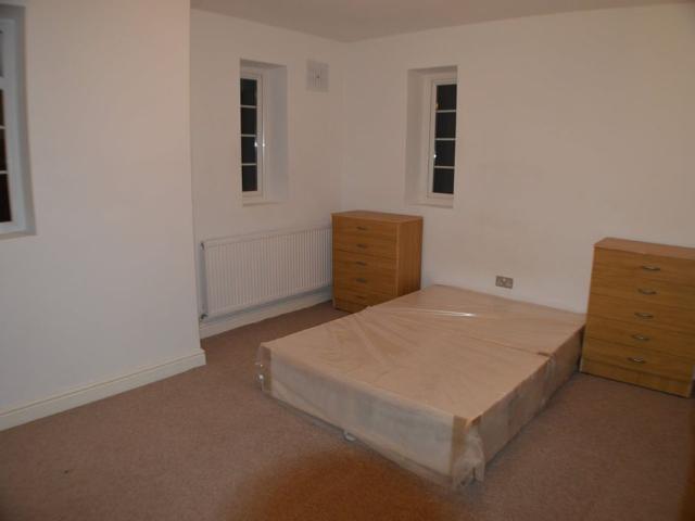 Room in a Shared Flat, London Road, CR7