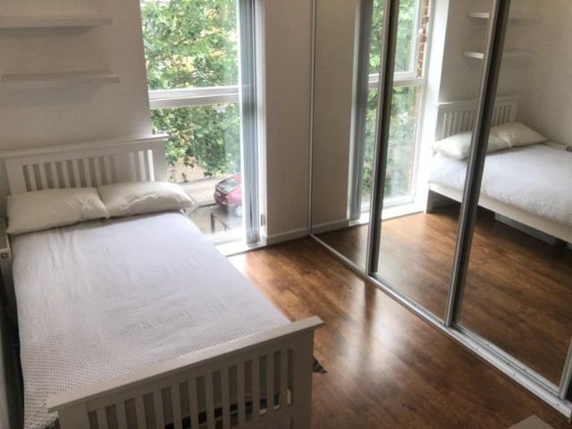 Room In A Shared Flat, London SE15, Room to rent, £1,100 pcm | PrimeLocation