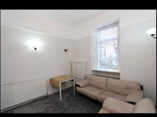 Room in a Shared Flat, Largo Place, EH6