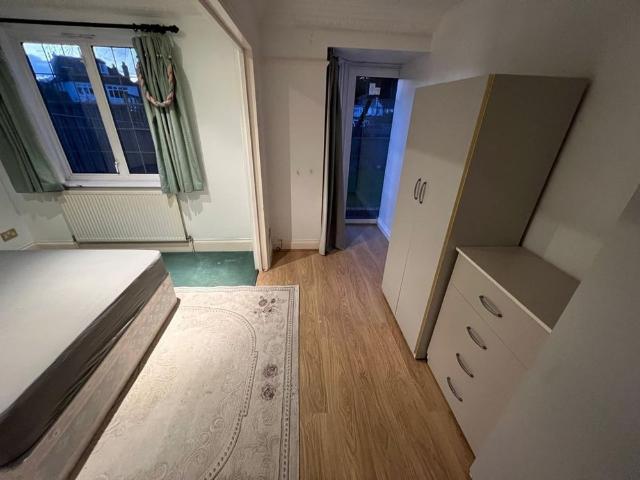 Room in a Shared Flat, Mountington Park Close, HA3