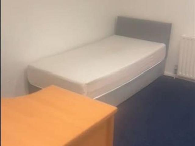 Room in a Shared Flat, Moseley St, B12