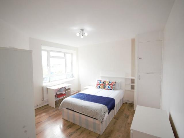 Room in a Shared Flat, Mackay House, W12