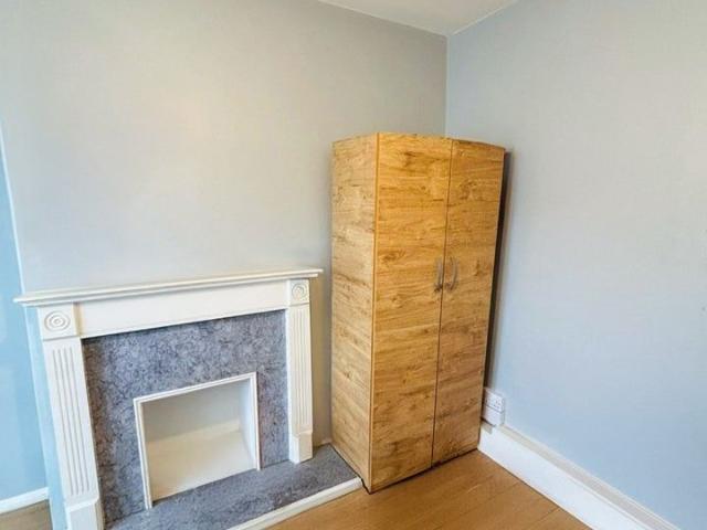 Room in a Shared Flat, Marvellous Double Room In Tooting Be, SW17