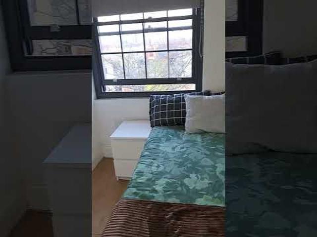 Room in a Shared Flat, Metro House, E7