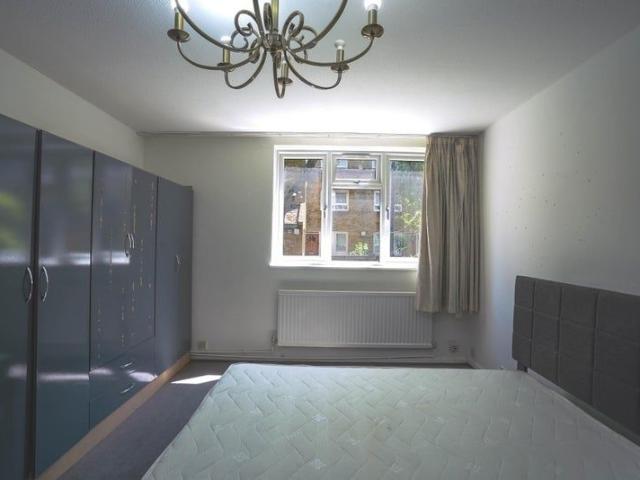Room in a Shared Flat, Myrtle Road, E6
