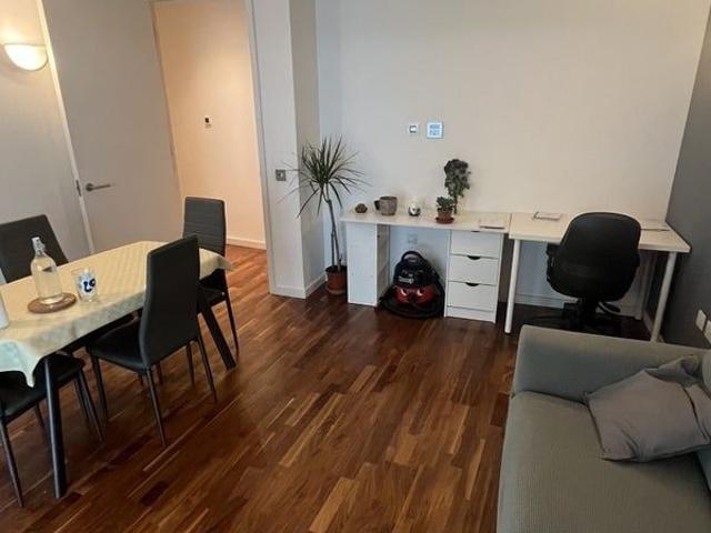 Room in a Shared Flat, New Providence Wharf, E14