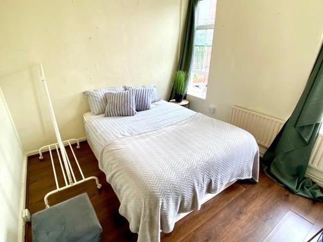 Room in a Shared Flat, Nuttall St, N1