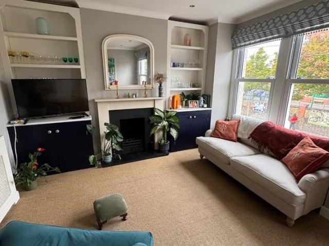 Room in a Shared Flat, Smallwood Road, SW17