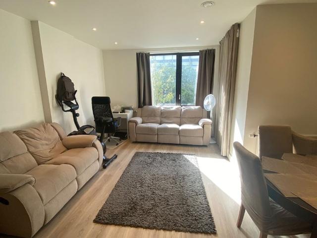 Room in a Shared Flat, Sailors House, E14