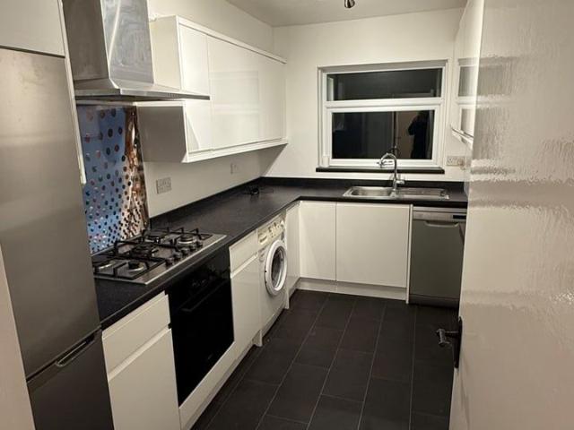 Room in a Shared Flat, Sanderstead Road, CR2