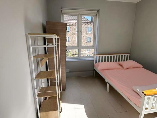 Room in a Shared Flat, Spacious Double Room In Vauxhall/Nin, SW8