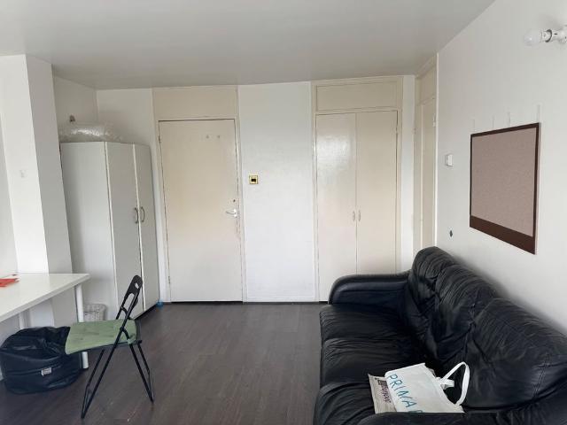 Room in a Shared Flat, Spinnaker House, E14