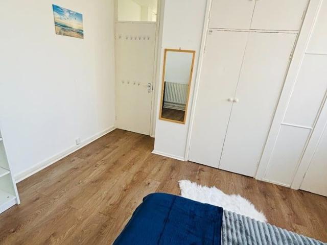 Room in a Shared Flat, Stunning Double Room In Maida Vale/P, W9