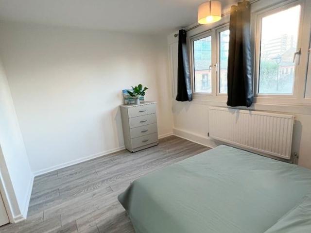 Room in a Shared Flat, Stunning Double Room In Notting Hill, W10