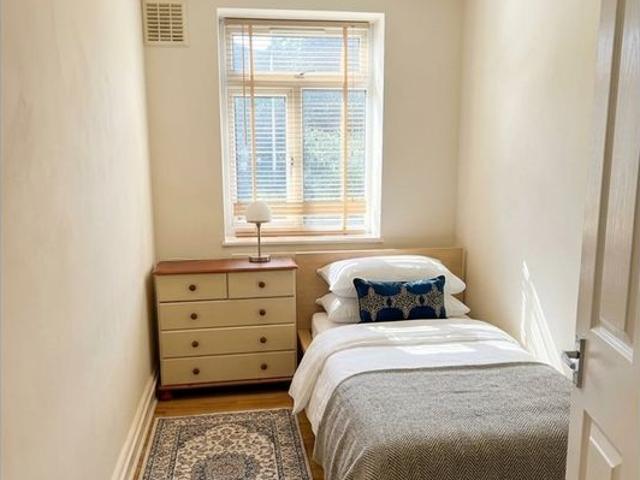 Room in a Shared Flat, Stunning Room Available In Clapham, SW4
