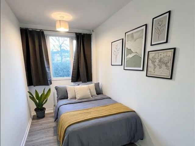 Room in a Shared Flat, Stunning Room In Notting Hill, W10