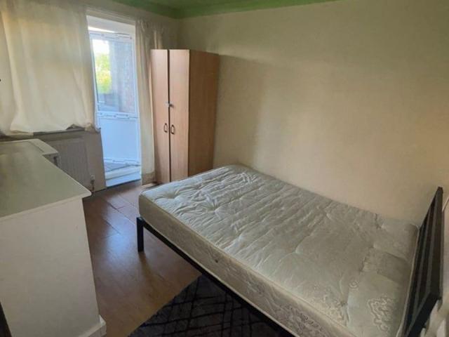 Room in a Shared Flat, St Hugh's Rd, SE20