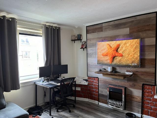Room in a Shared Flat, Stenhouse Avenue West, EH11