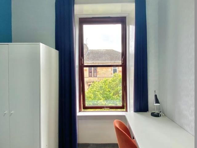Room in a Shared Flat, Stewartville Street, G11