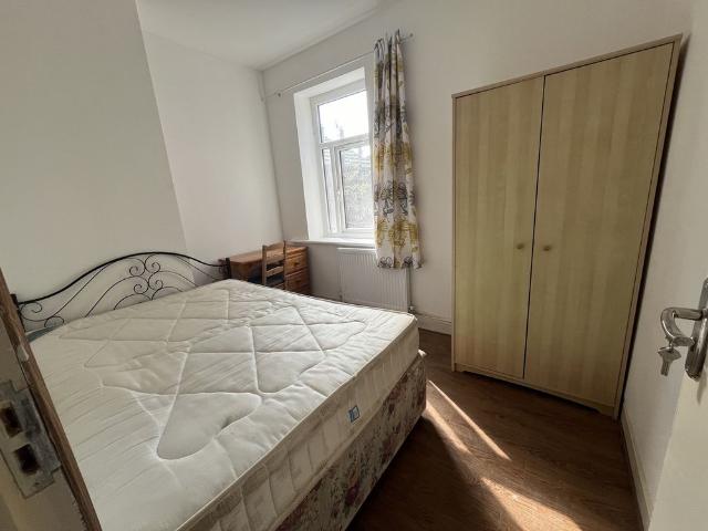 Room in a Shared Flat, Stockport Road, M12