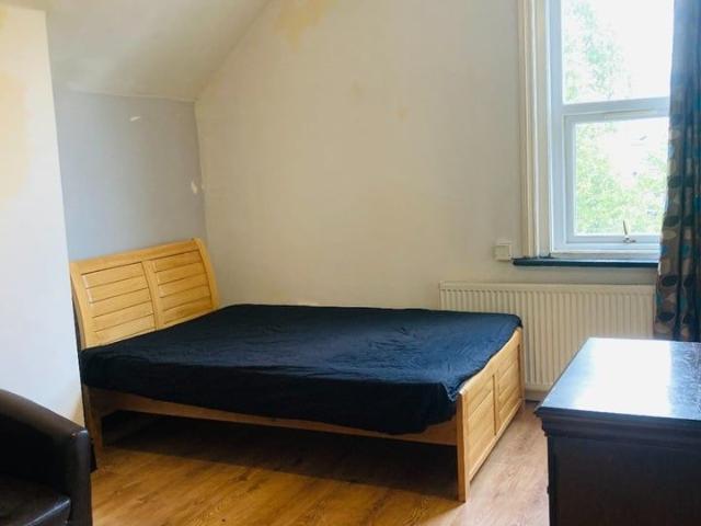 Room in a Shared Flat, Stockport Road, M12