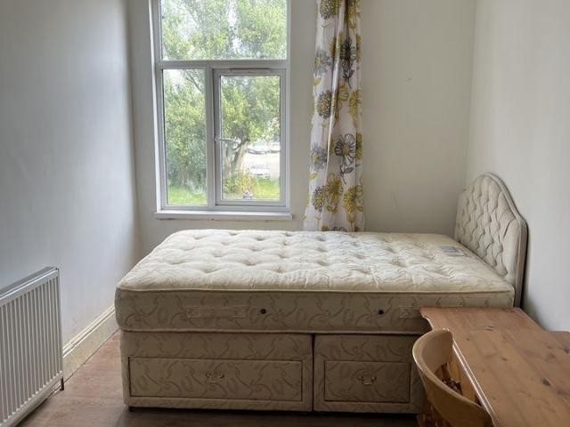 Room in a Shared Flat, Stockport Road, M12