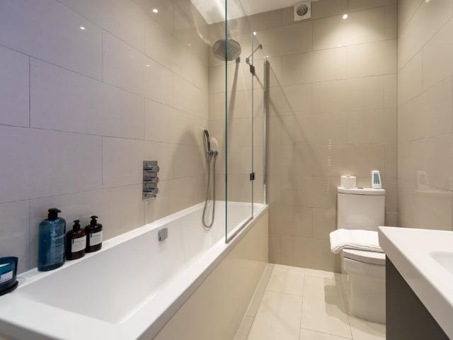 Room in a Shared Flat, Sydney Place, SW7