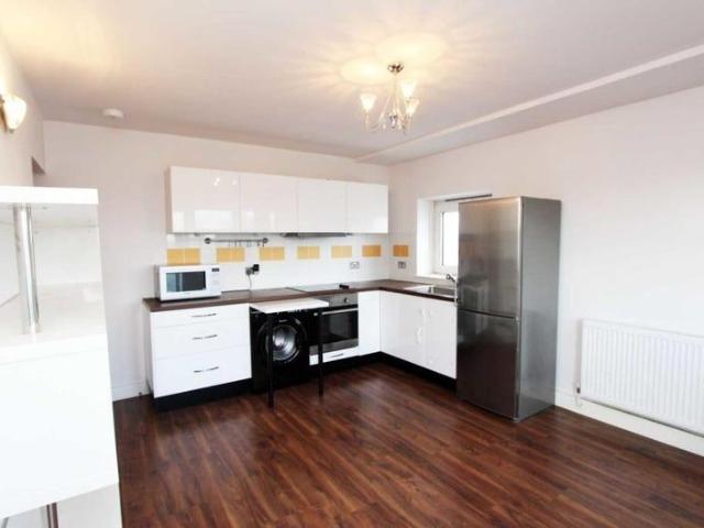Room in a Shared Flat, Pauline House, E1