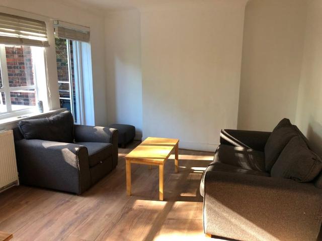 Room in a Shared Flat, Park House, SE20