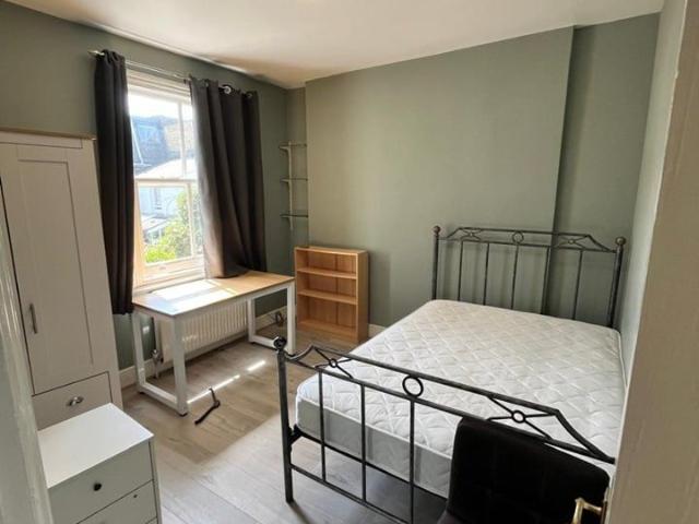 Room in a Shared Flat, Parkville Road, SW6