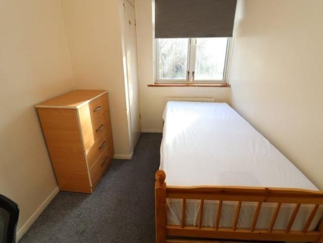 Room in a Shared Flat, Pennyfields, E14